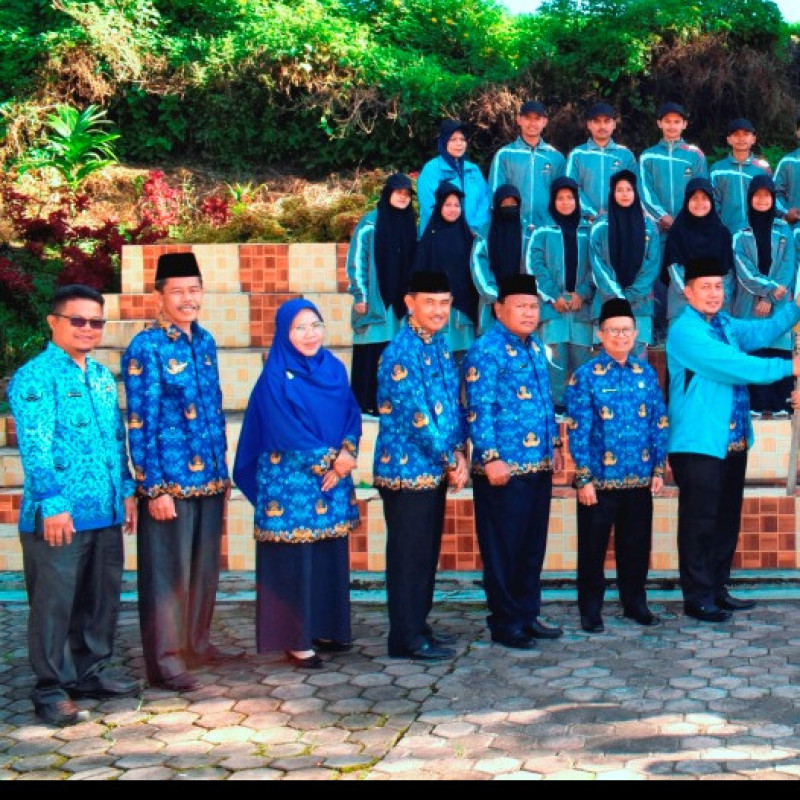 Junjung Sportifitas Raih Gelar Juara, Rektor UIN Mahmud Yunus ... Junjung Sportifitas Raih Gelar Juara, Rektor UIN Mahmud Yunus ...